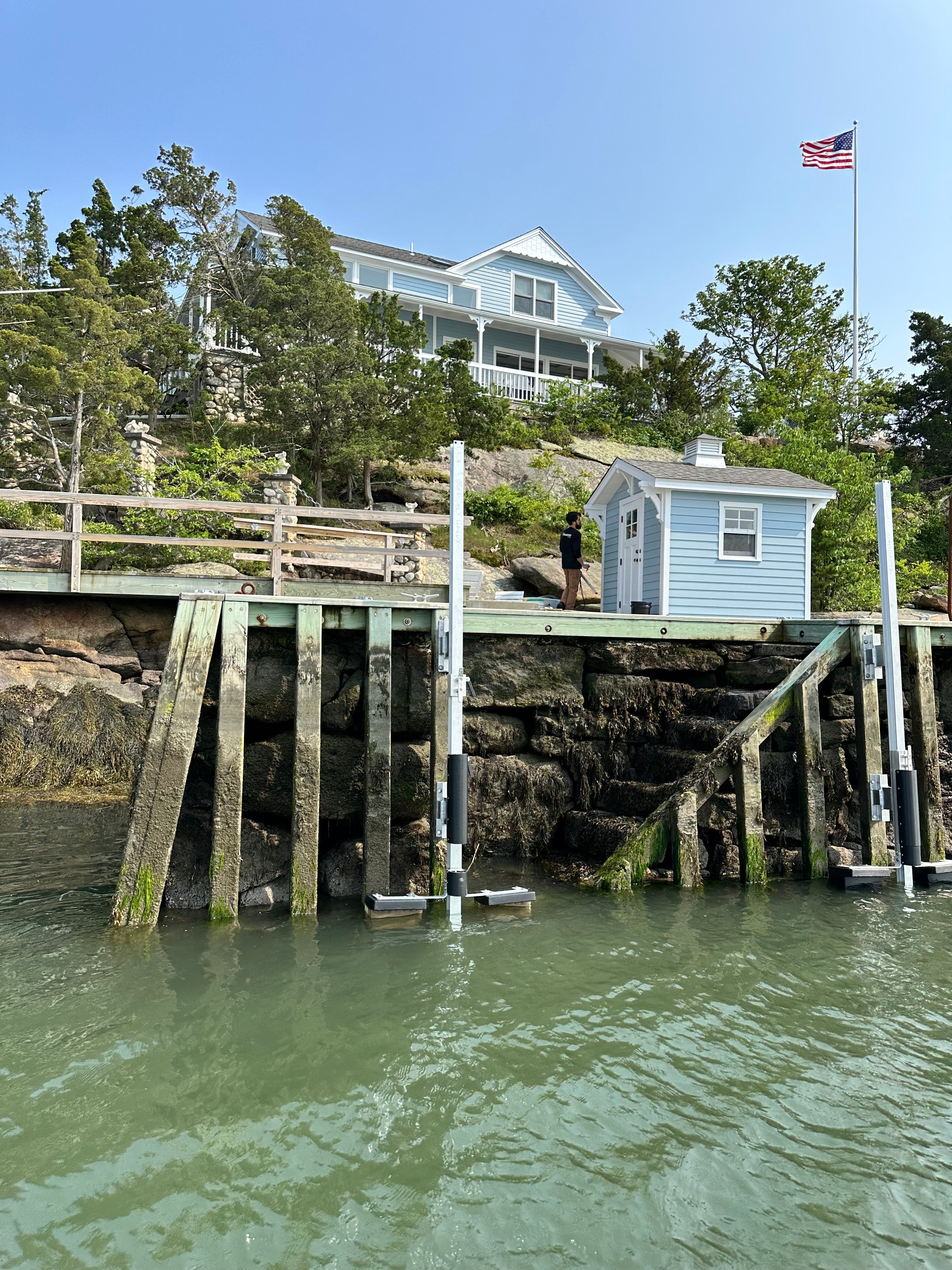 TIDE RIGHT – Seahorse Docking